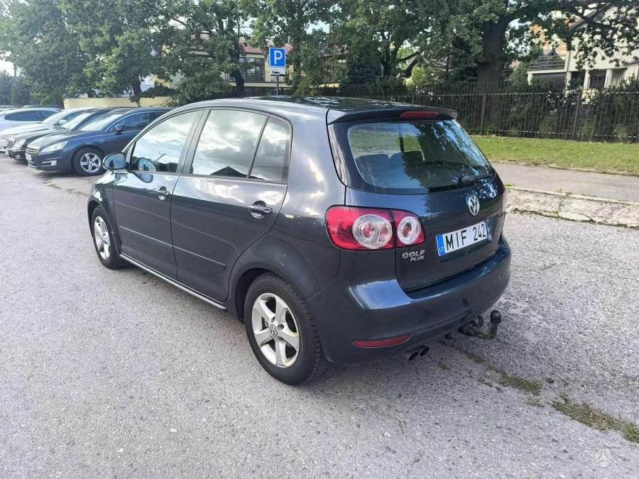 Blue Volkswagen Golf Plus 2010 in Kaunas, with an engine capacity of 1.40 L and mileage of 250 thousand km for 3750 €, photo 7 on AUTOMOTO.COM.LV