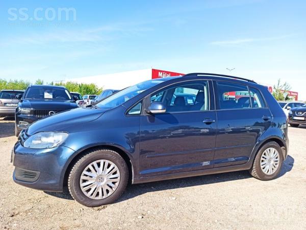 Zils Volkswagen Golf Plus 2010 Daugavpils, ar dzinēja tilpumu 1.60 L un nobraukumu 0 tūkst. km par 5650 €, foto 5 vietnē AUTOMOTO.COM.LV