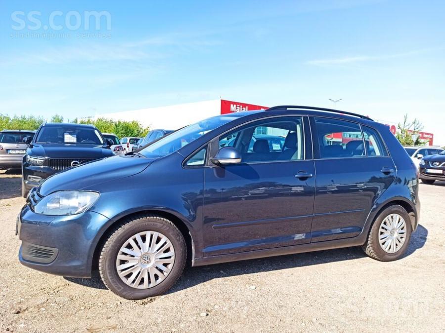Zils Volkswagen Golf Plus 2010 Daugavpils, ar dzinēja tilpumu 1.60 L un nobraukumu 0 tūkst. km par 5650 €, foto 5 vietnē AUTOMOTO.COM.LV