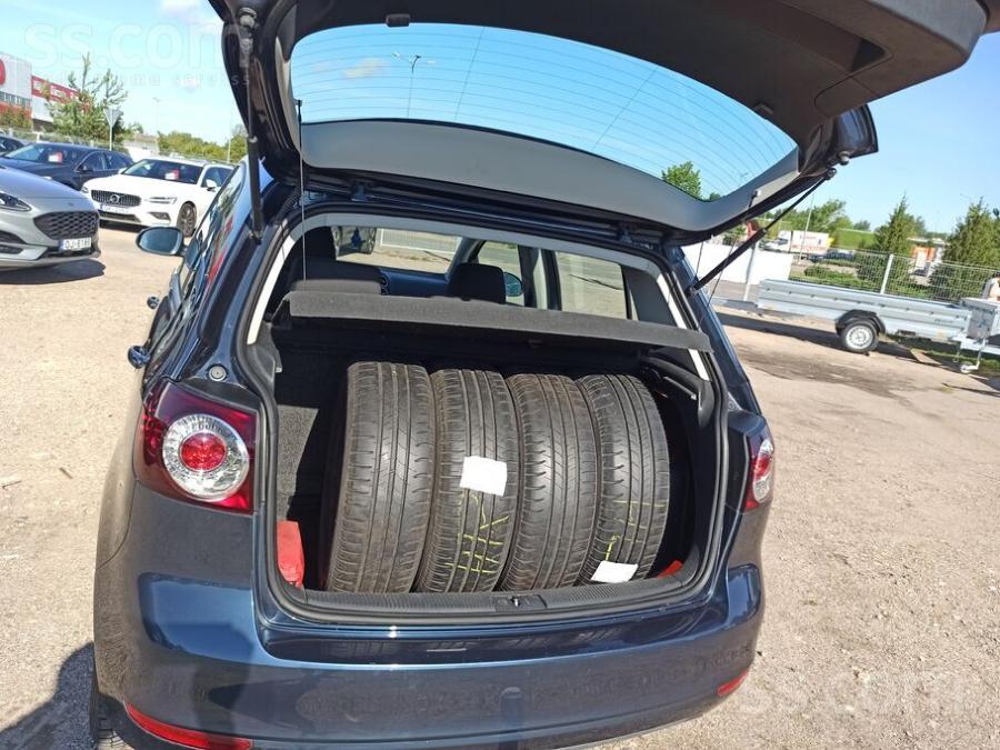 Zils Volkswagen Golf Plus 2010 Daugavpils, ar dzinēja tilpumu 1.60 L un nobraukumu 0 tūkst. km par 5650 €, foto 9 vietnē AUTOMOTO.COM.LV