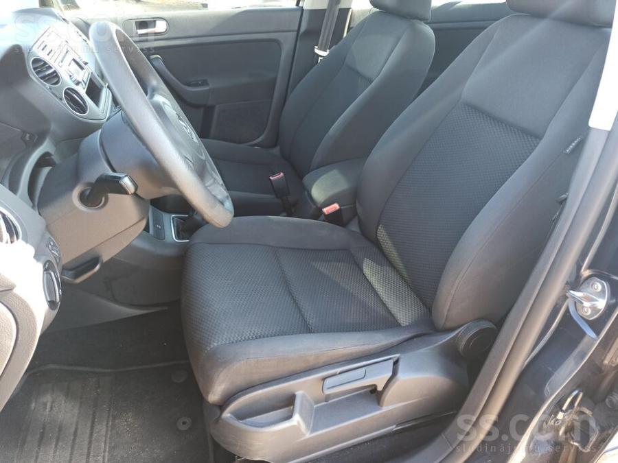 Zils Volkswagen Golf Plus 2010 Daugavpils, ar dzinēja tilpumu 1.60 L un nobraukumu 0 tūkst. km par 5650 €, foto 16 vietnē AUTOMOTO.COM.LV