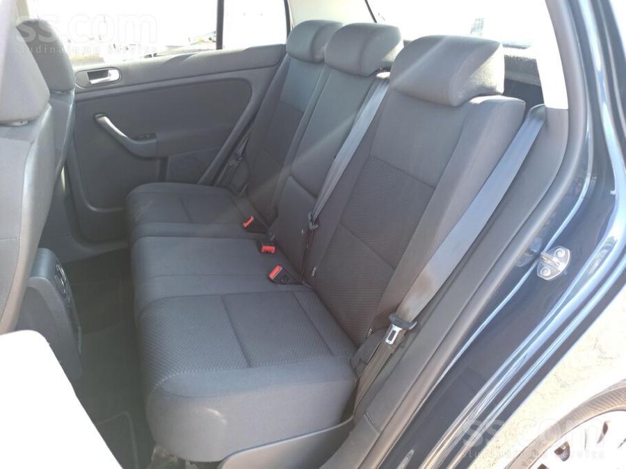 Zils Volkswagen Golf Plus 2010 Daugavpils, ar dzinēja tilpumu 1.60 L un nobraukumu 0 tūkst. km par 5650 €, foto 17 vietnē AUTOMOTO.COM.LV