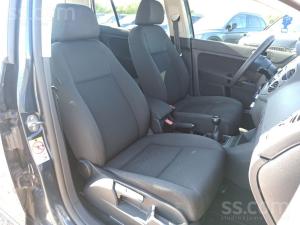 Zils Volkswagen Golf Plus 2010 Daugavpils, ar dzinēja tilpumu 1.60 L un nobraukumu 0 tūkst. km par 5650 €, foto 19 vietnē AUTOMOTO.COM.LV