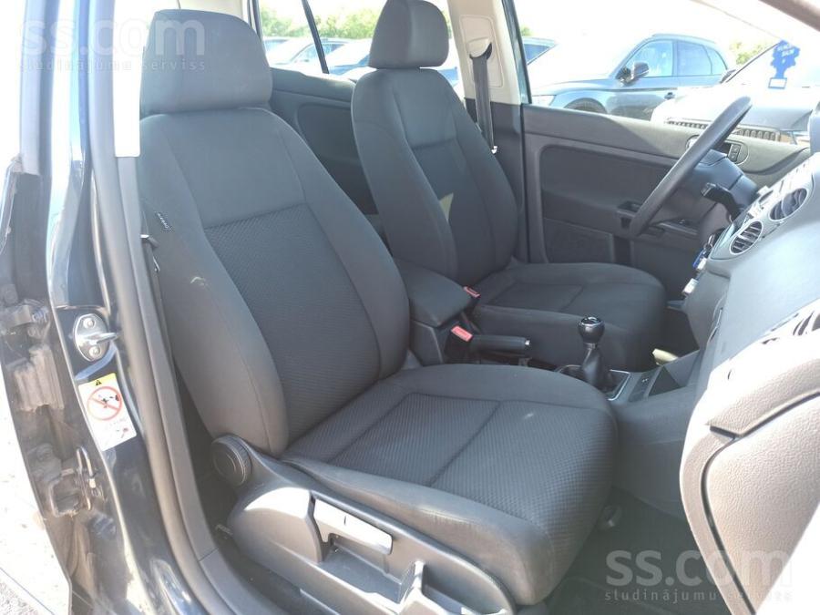 Zils Volkswagen Golf Plus 2010 Daugavpils, ar dzinēja tilpumu 1.60 L un nobraukumu 0 tūkst. km par 5650 €, foto 19 vietnē AUTOMOTO.COM.LV