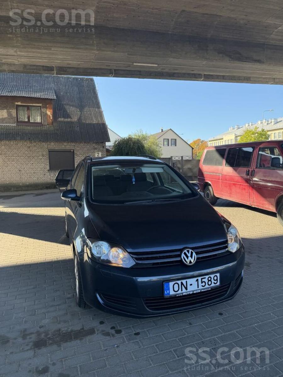 Zils Volkswagen Golf Plus 2010 Daugavpils, ar dzinēja tilpumu 1.60 L un nobraukumu 190 tūkst. km par 5550 €, foto 1 vietnē AUTOMOTO.COM.LV