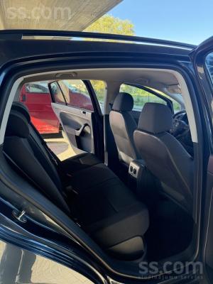 Zils Volkswagen Golf Plus 2010 Daugavpils, ar dzinēja tilpumu 1.60 L un nobraukumu 190 tūkst. km par 5550 €, foto 9 vietnē AUTOMOTO.COM.LV