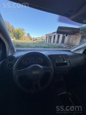 Zils Volkswagen Golf Plus 2010 Daugavpils, ar dzinēja tilpumu 1.60 L un nobraukumu 190 tūkst. km par 5550 €, foto 11 vietnē AUTOMOTO.COM.LV