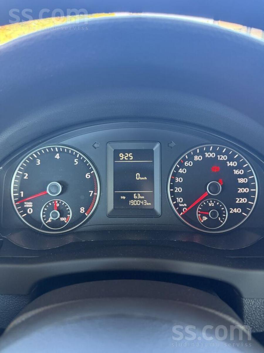 Zils Volkswagen Golf Plus 2010 Daugavpils, ar dzinēja tilpumu 1.60 L un nobraukumu 190 tūkst. km par 5550 €, foto 12 vietnē AUTOMOTO.COM.LV