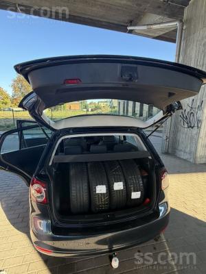 Zils Volkswagen Golf Plus 2010 Daugavpils, ar dzinēja tilpumu 1.60 L un nobraukumu 190 tūkst. km par 5250 €, foto 7 vietnē AUTOMOTO.COM.LV