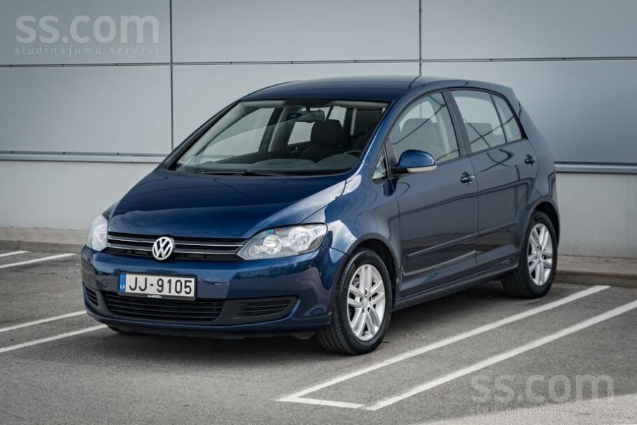 Blue Volkswagen Golf Plus 2011 in Riga, with an engine capacity of 1.60 L and mileage of 162 thousand km for 5500 €, photo 1 on AUTOMOTO.COM.LV