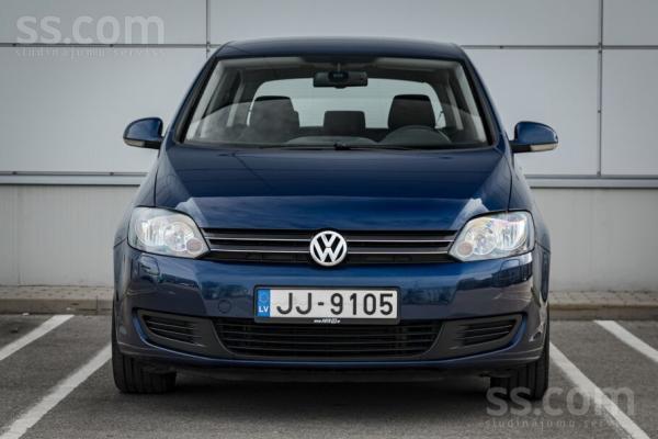 Blue Volkswagen Golf Plus 2011 in Riga, with an engine capacity of 1.60 L and mileage of 162 thousand km for 5500 €, photo 2 on AUTOMOTO.COM.LV