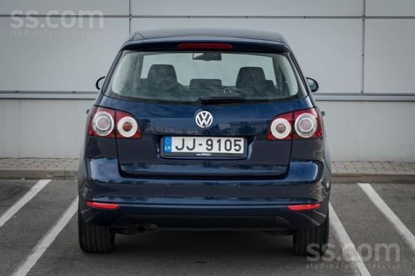 Blue Volkswagen Golf Plus 2011 in Riga, with an engine capacity of 1.60 L and mileage of 162 thousand km for 5500 €, photo 5 on AUTOMOTO.COM.LV
