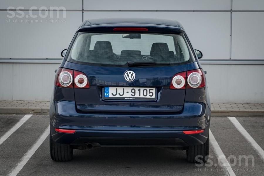 Blue Volkswagen Golf Plus 2011 in Riga, with an engine capacity of 1.60 L and mileage of 162 thousand km for 5500 €, photo 6 on AUTOMOTO.COM.LV