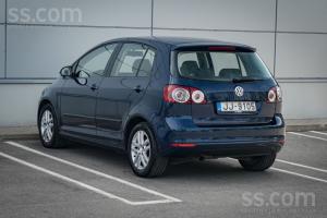 Blue Volkswagen Golf Plus 2011 in Riga, with an engine capacity of 1.60 L and mileage of 162 thousand km for 5500 €, photo 7 on AUTOMOTO.COM.LV