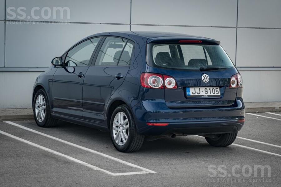Blue Volkswagen Golf Plus 2011 in Riga, with an engine capacity of 1.60 L and mileage of 162 thousand km for 5500 €, photo 7 on AUTOMOTO.COM.LV