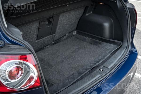 Blue Volkswagen Golf Plus 2011 in Riga, with an engine capacity of 1.60 L and mileage of 162 thousand km for 5500 €, photo 7 on AUTOMOTO.COM.LV