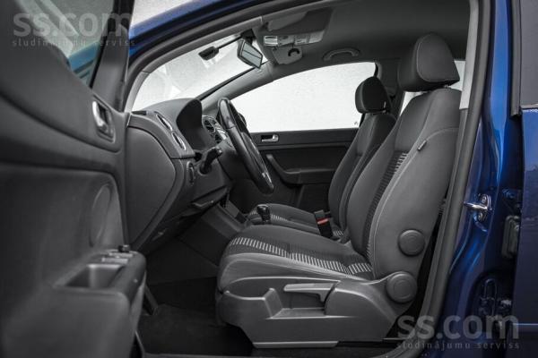 Blue Volkswagen Golf Plus 2011 in Riga, with an engine capacity of 1.60 L and mileage of 162 thousand km for 5500 €, photo 8 on AUTOMOTO.COM.LV