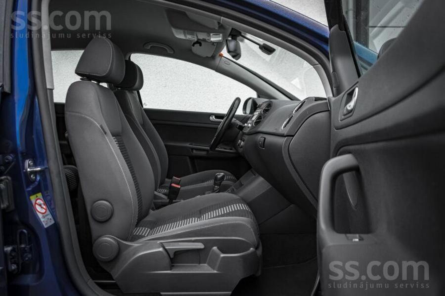 Blue Volkswagen Golf Plus 2011 in Riga, with an engine capacity of 1.60 L and mileage of 162 thousand km for 5500 €, photo 10 on AUTOMOTO.COM.LV
