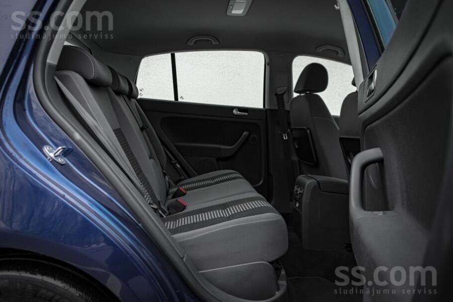 Blue Volkswagen Golf Plus 2011 in Riga, with an engine capacity of 1.60 L and mileage of 162 thousand km for 5500 €, photo 13 on AUTOMOTO.COM.LV