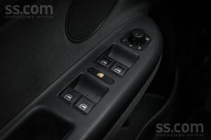 Blue Volkswagen Golf Plus 2011 in Riga, with an engine capacity of 1.60 L and mileage of 162 thousand km for 5500 €, photo 15 on AUTOMOTO.COM.LV