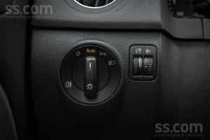 Blue Volkswagen Golf Plus 2011 in Riga, with an engine capacity of 1.60 L and mileage of 162 thousand km for 5500 €, photo 16 on AUTOMOTO.COM.LV