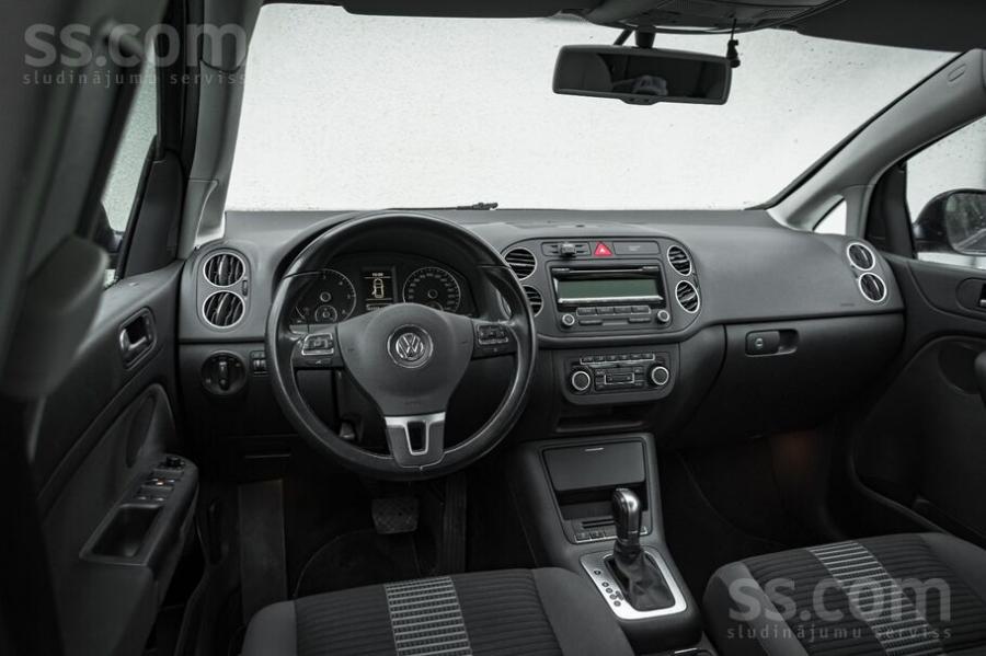 Blue Volkswagen Golf Plus 2011 in Riga, with an engine capacity of 1.60 L and mileage of 162 thousand km for 5500 €, photo 17 on AUTOMOTO.COM.LV