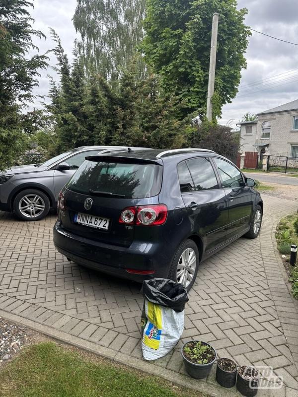 Zils Volkswagen Golf Plus 2011 Jonava, ar dzinēja tilpumu 1.20 L un nobraukumu 239 tūkst. km par 4900 €, foto 3 vietnē AUTOMOTO.COM.LV