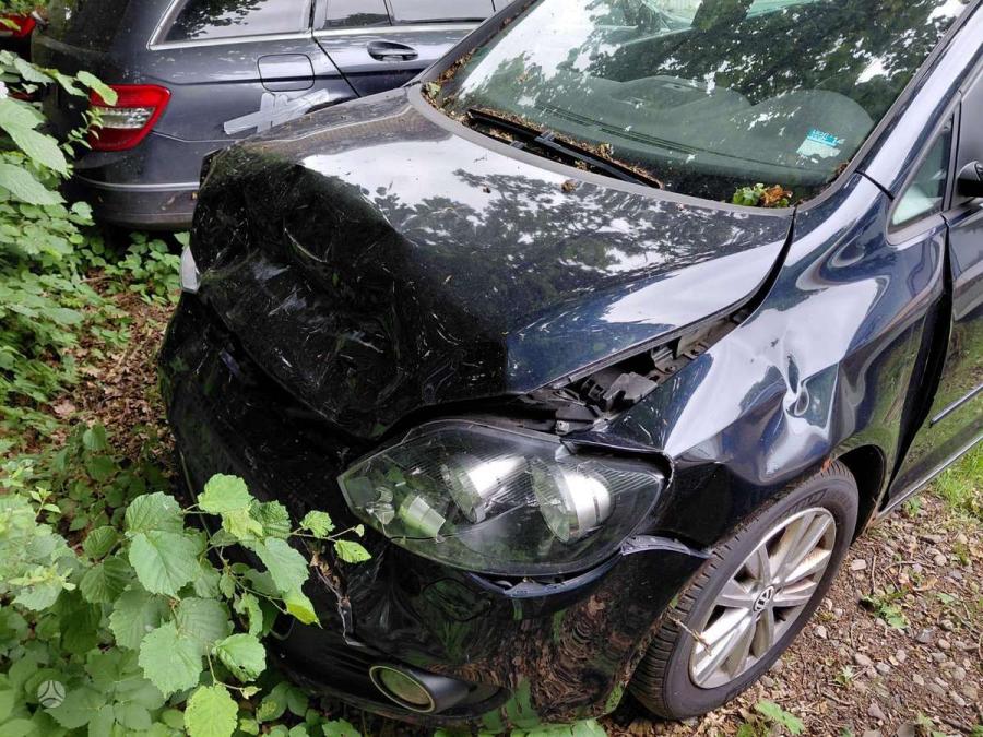Zils Volkswagen Golf Plus 2011 Šakiai, ar dzinēja tilpumu 1.60 L un nobraukumu 155 tūkst. km par 1799 €, foto 3 vietnē AUTOMOTO.COM.LV