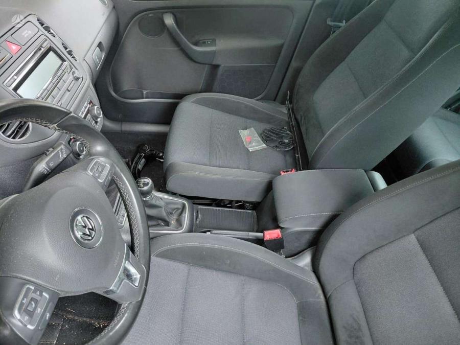 Zils Volkswagen Golf Plus 2011 Šakiai, ar dzinēja tilpumu 1.60 L un nobraukumu 155 tūkst. km par 1799 €, foto 4 vietnē AUTOMOTO.COM.LV
