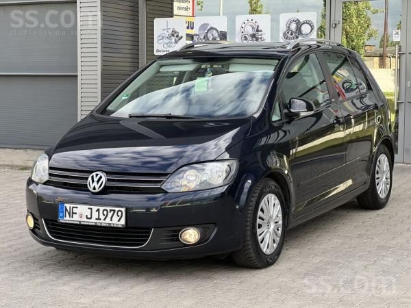 Blue Volkswagen Golf Plus 2011 in Jekabpils, with an engine capacity of 2.00 L and mileage of 218 thousand km for 6200 €, photo 3 on AUTOMOTO.COM.LV