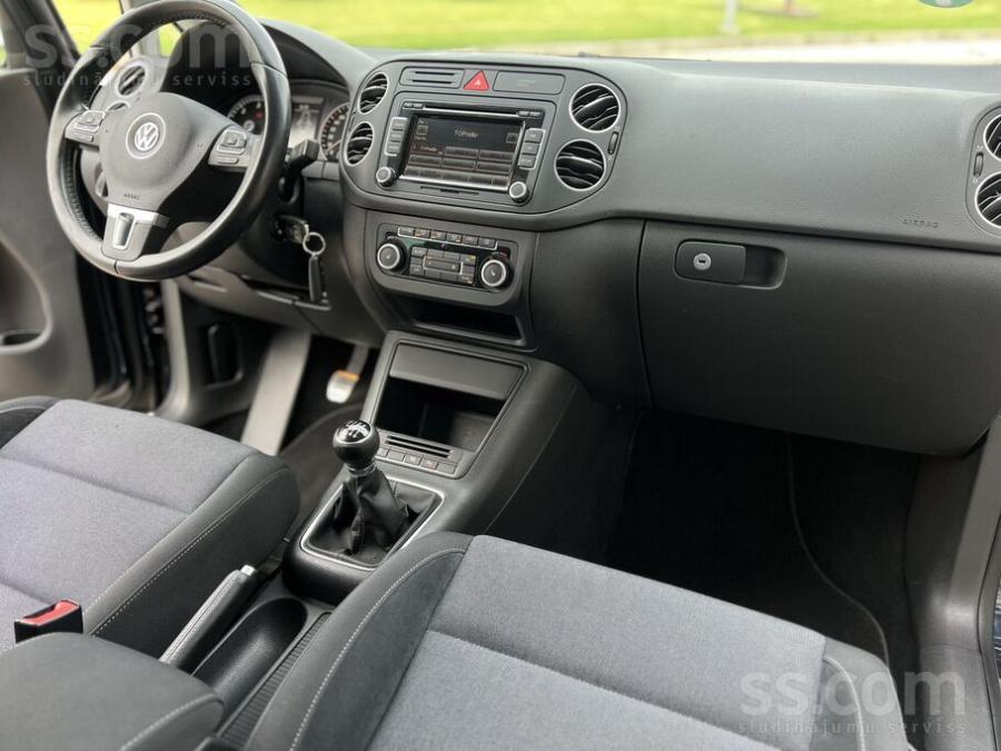 Blue Volkswagen Golf Plus 2011 in Jekabpils, with an engine capacity of 2.00 L and mileage of 218 thousand km for 6200 €, photo 18 on AUTOMOTO.COM.LV
