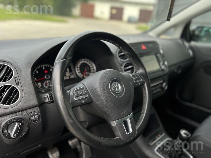 Blue Volkswagen Golf Plus 2011 in Jekabpils, with an engine capacity of 2.00 L and mileage of 218 thousand km for 6200 €, photo 21 on AUTOMOTO.COM.LV