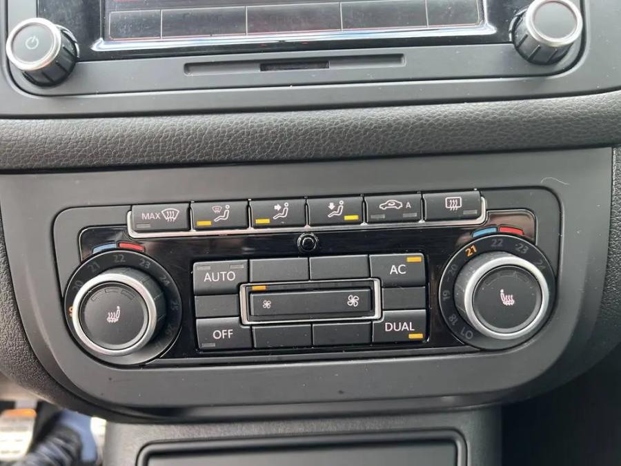 Zils Volkswagen Golf Plus 2011 Jēkabpils, ar dzinēja tilpumu 2.00 L un nobraukumu 218 tūkst. km par 6200 €, foto 25 vietnē AUTOMOTO.COM.LV