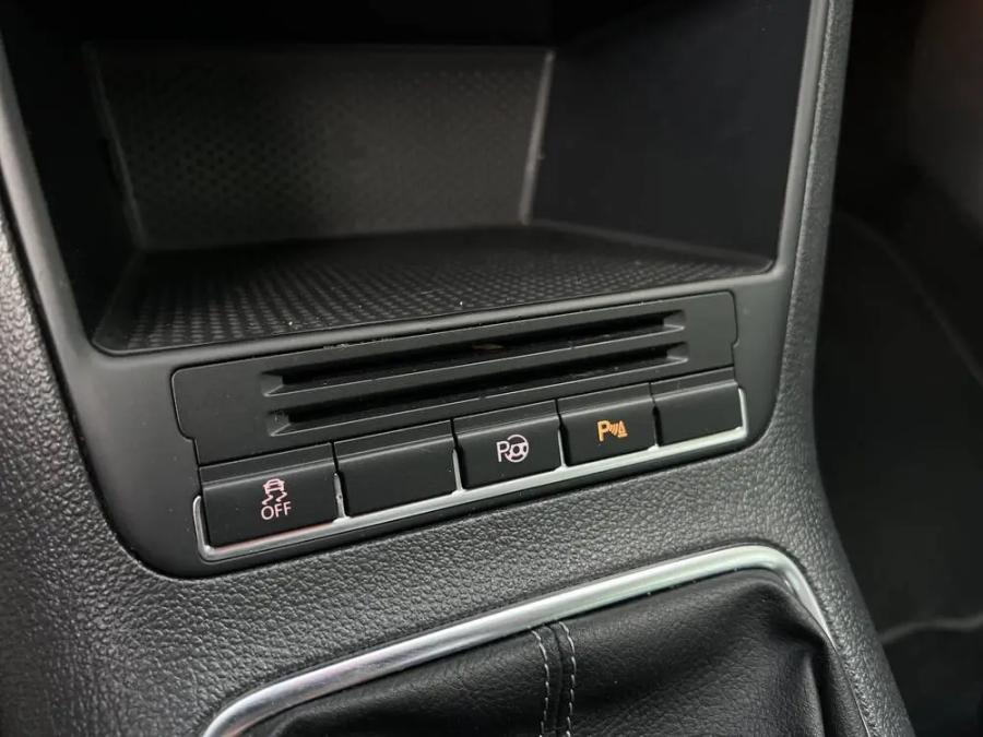 Zils Volkswagen Golf Plus 2011 Jēkabpils, ar dzinēja tilpumu 2.00 L un nobraukumu 218 tūkst. km par 6200 €, foto 26 vietnē AUTOMOTO.COM.LV