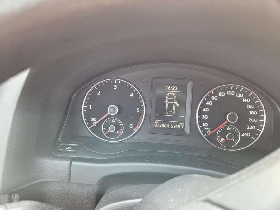 Zils Volkswagen Golf Plus 2011 Kauņa, ar dzinēja tilpumu 1.60 L un nobraukumu 348 tūkst. km par 2200 €, foto 3 vietnē AUTOMOTO.COM.LV