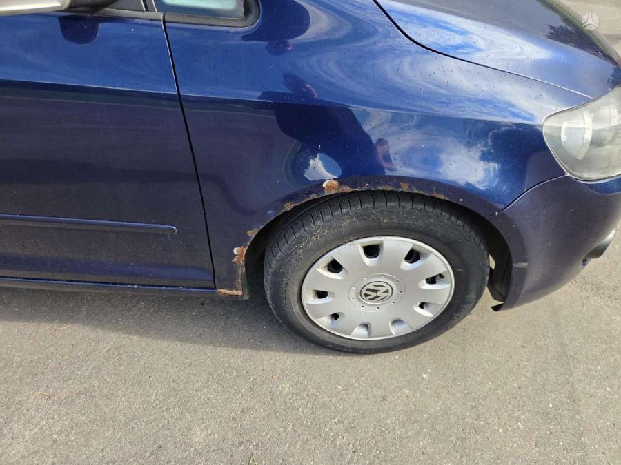 Zils Volkswagen Golf Plus 2011 Kauņa, ar dzinēja tilpumu 1.60 L un nobraukumu 348 tūkst. km par 2200 €, foto 4 vietnē AUTOMOTO.COM.LV