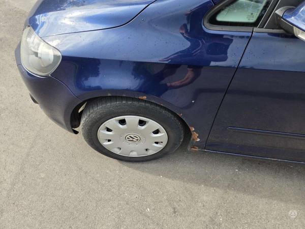 Zils Volkswagen Golf Plus 2011 Kauņa, ar dzinēja tilpumu 1.60 L un nobraukumu 348 tūkst. km par 2200 €, foto 6 vietnē AUTOMOTO.COM.LV