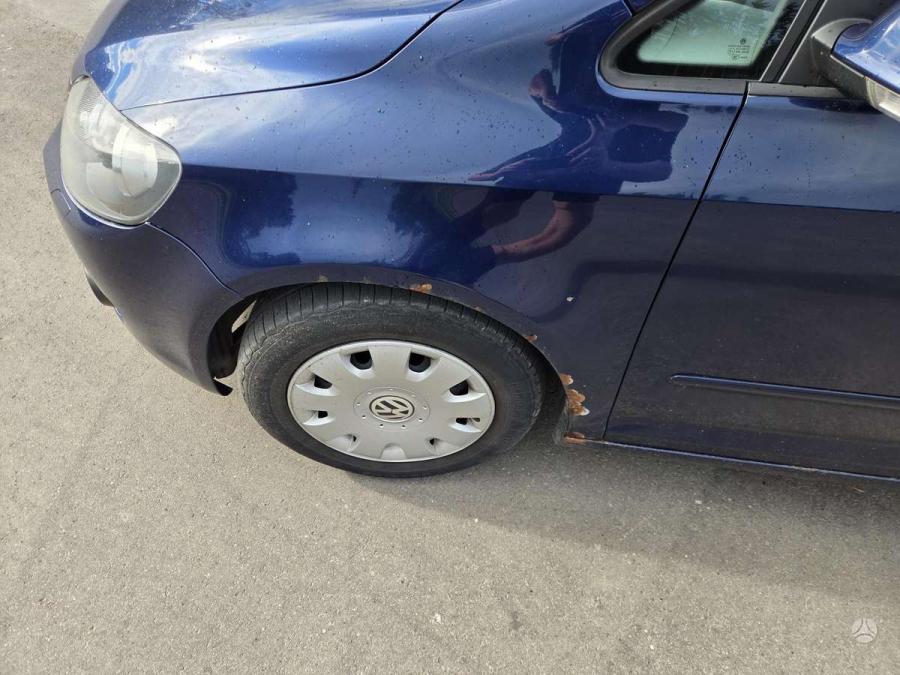Zils Volkswagen Golf Plus 2011 Kauņa, ar dzinēja tilpumu 1.60 L un nobraukumu 348 tūkst. km par 2200 €, foto 6 vietnē AUTOMOTO.COM.LV