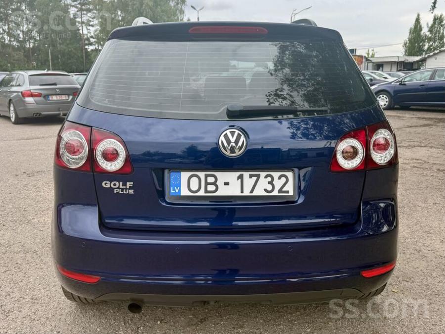 Blue Volkswagen Golf Plus 2012 in Riga, with an engine capacity of 1.20 L and mileage of 0 thousand km for 4550 €, photo 5 on AUTOMOTO.COM.LV