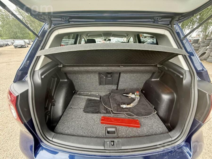 Blue Volkswagen Golf Plus 2012 in Riga, with an engine capacity of 1.20 L and mileage of 0 thousand km for 4550 €, photo 20 on AUTOMOTO.COM.LV