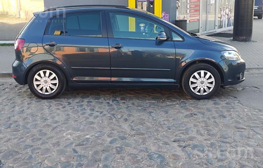 Blue Volkswagen Golf Plus 2013 in Riga, with an engine capacity of 1.60 L and mileage of 0 thousand km for 4700 €, photo 5 on AUTOMOTO.COM.LV
