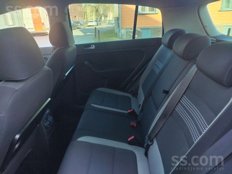 Blue Volkswagen Golf Plus 2013 in Riga, with an engine capacity of 1.60 L and mileage of 0 thousand km for 4700 €, photo 17 on AUTOMOTO.COM.LV