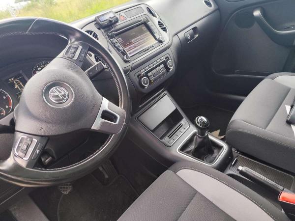 Blue Volkswagen Golf Plus 2013 in Marijampole, with an engine capacity of 1.60 L and mileage of 213 thousand km for 4200 €, photo 5 on AUTOMOTO.COM.LV