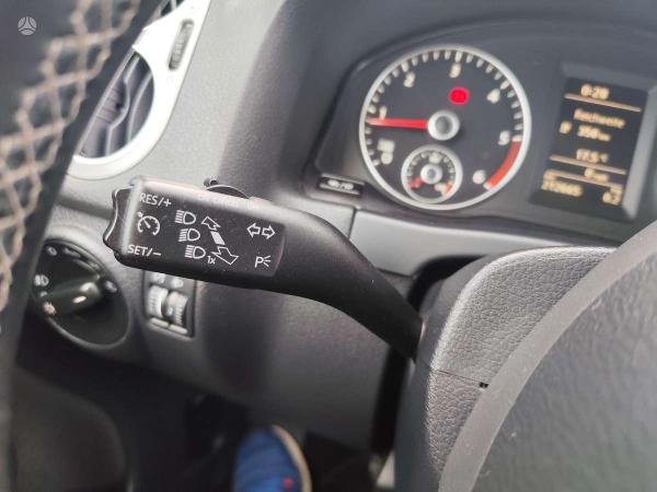 Blue Volkswagen Golf Plus 2013 in Marijampole, with an engine capacity of 1.60 L and mileage of 213 thousand km for 4200 €, photo 9 on AUTOMOTO.COM.LV