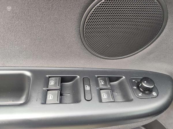 Blue Volkswagen Golf Plus 2013 in Marijampole, with an engine capacity of 1.60 L and mileage of 213 thousand km for 4200 €, photo 10 on AUTOMOTO.COM.LV