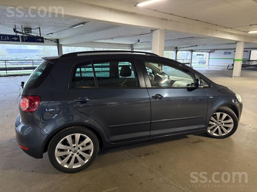 Zils Volkswagen Golf Plus 2013 Rīga, ar dzinēja tilpumu 1.60 L un nobraukumu 155 tūkst. km par 6900 €, foto 4 vietnē AUTOMOTO.COM.LV
