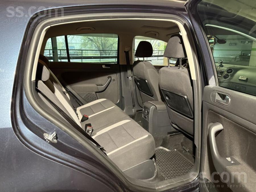 Zils Volkswagen Golf Plus 2013 Rīga, ar dzinēja tilpumu 1.60 L un nobraukumu 155 tūkst. km par 6900 €, foto 11 vietnē AUTOMOTO.COM.LV