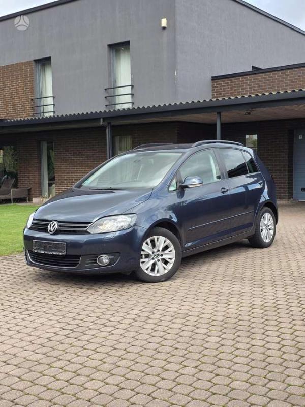 Blue Volkswagen Golf Plus 2013 in Radviliskis, with an engine capacity of 1.60 L and mileage of 217 thousand km for 5800 €, photo 1 on AUTOMOTO.COM.LV