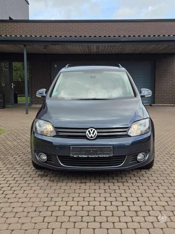 Blue Volkswagen Golf Plus 2013 in Radviliskis, with an engine capacity of 1.60 L and mileage of 217 thousand km for 5800 €, photo 3 on AUTOMOTO.COM.LV