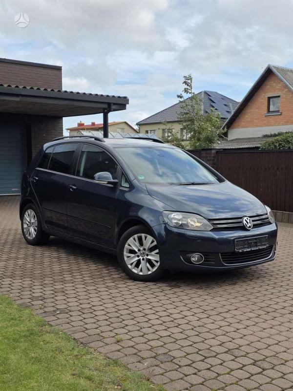 Blue Volkswagen Golf Plus 2013 in Radviliskis, with an engine capacity of 1.60 L and mileage of 217 thousand km for 5800 €, photo 4 on AUTOMOTO.COM.LV
